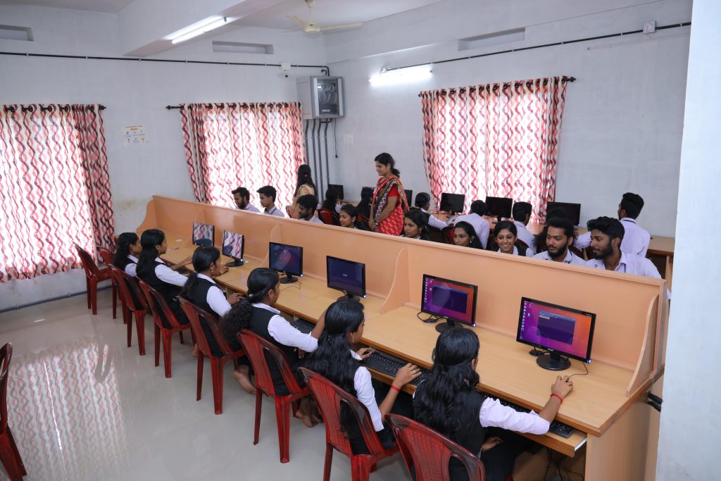Computer Lab – Sree Narayana Guru College of Arts & Science, Paingottoor